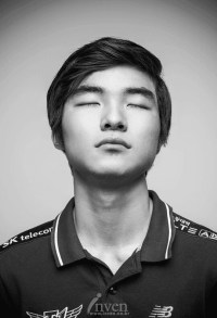 오늘자 T1 vs 징동 2짤 요약.jpg - OP.GG